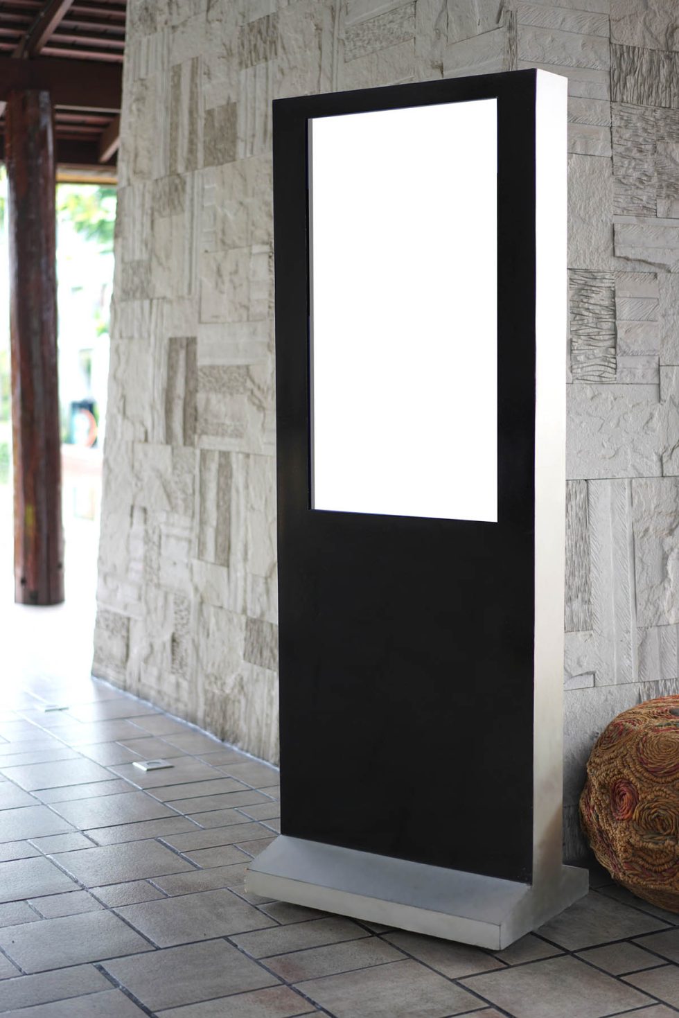 Digital Signage - EM Dynamics