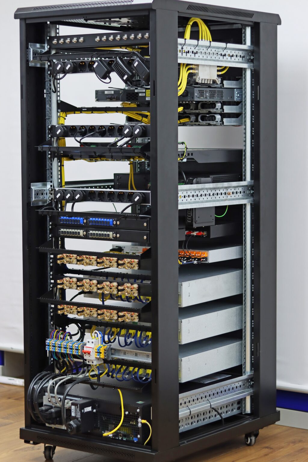 Industrial Racking & Frames Toronto | Manufacturing & Design | EM Dynamics